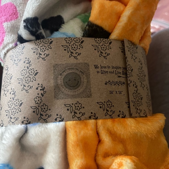 NATURAL LIFE | Bedding | Natural Life Throw | Poshmark